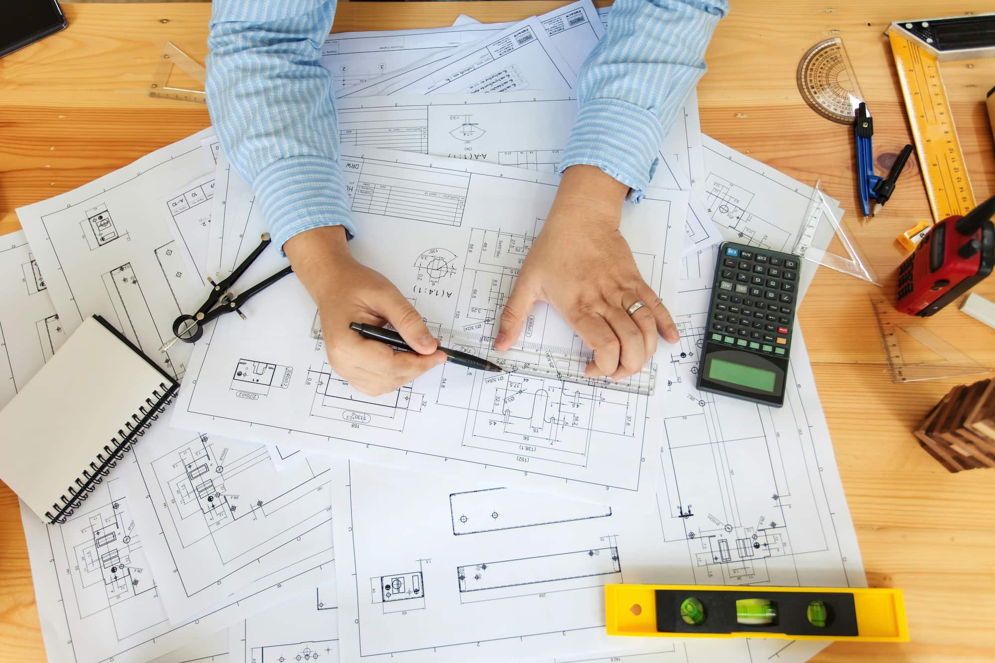 How to Accurately Manage Production Costs in Manufacturing